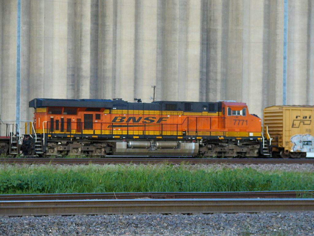 BNSF 7771